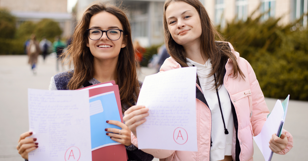 A Comprehensive Guide on How to Grade Papers